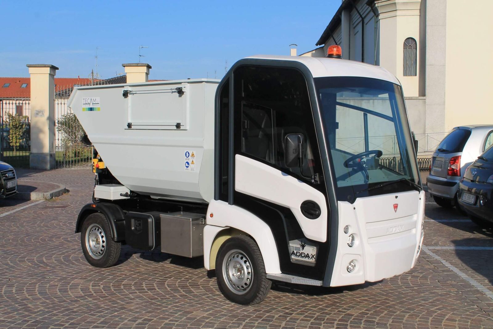 ADDAX: Il veicolo elettrico allestito per la raccolta dei rifiuti ADDAX: Il veicolo elettrico allestito per la raccolta dei rifiuti